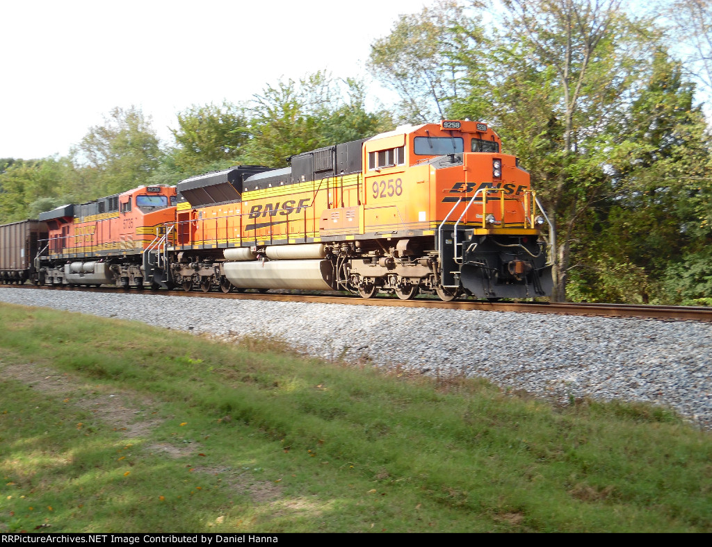 BNSF 9258 looks good in the late afternoon sun